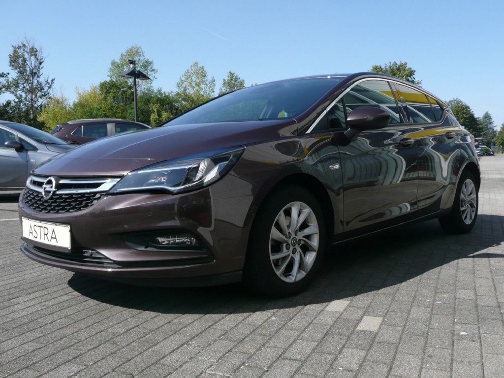 Opel Astra Innovation - Autohaus Hacker