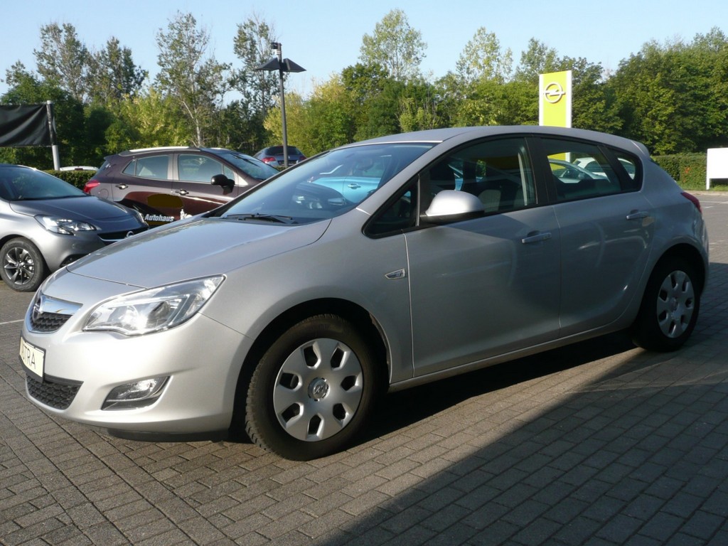 Opel Astra Edition - Autohaus Hacker