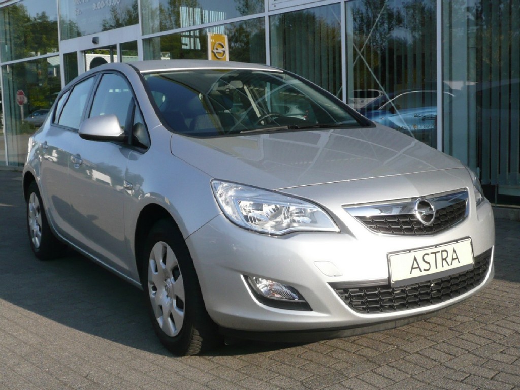 Opel Astra Edition - Autohaus Hacker