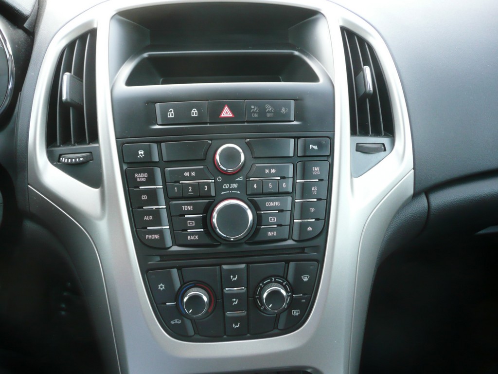 Opel Astra Edition - Autohaus Hacker