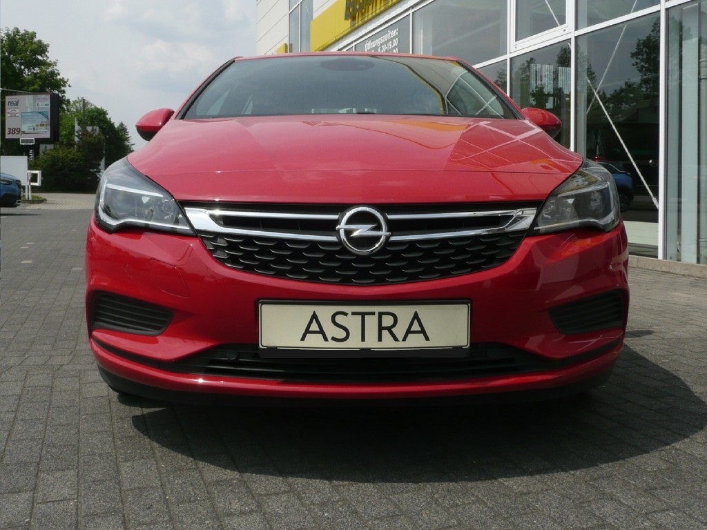 Opel Astra - Autohaus Hacker