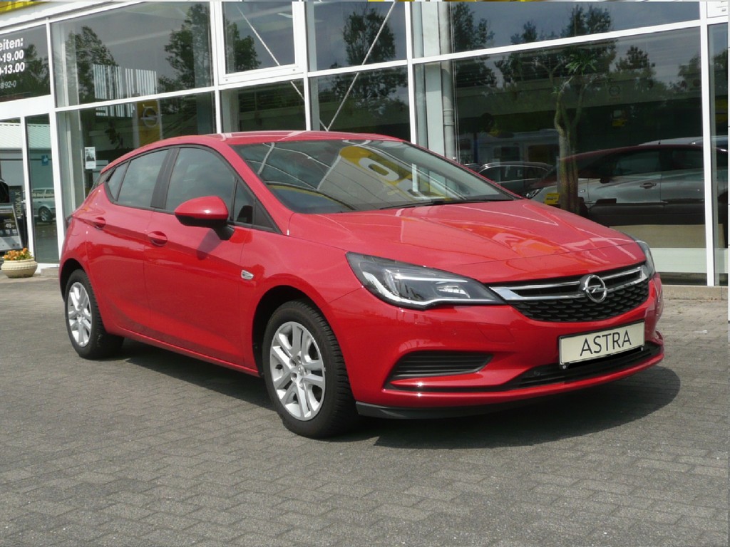 Opel Astra - Autohaus Hacker