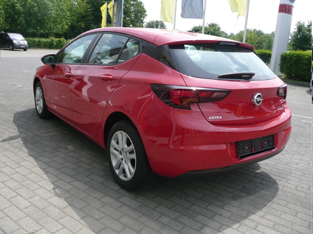 Opel Astra - Autohaus Hacker