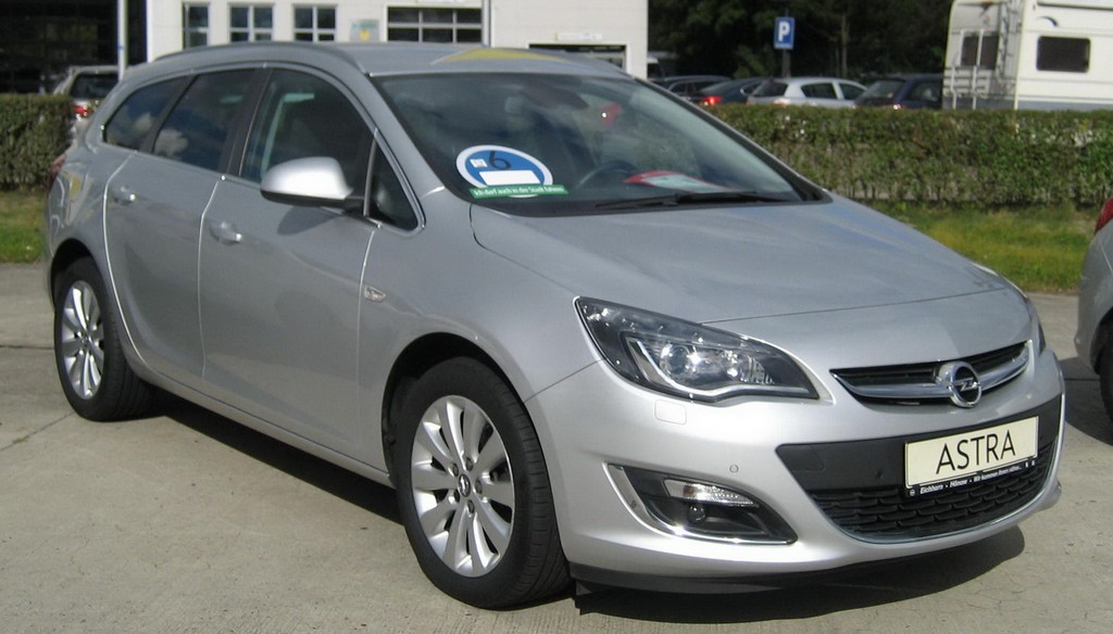 Opel Astra Exklusiv - Autohaus Hacker