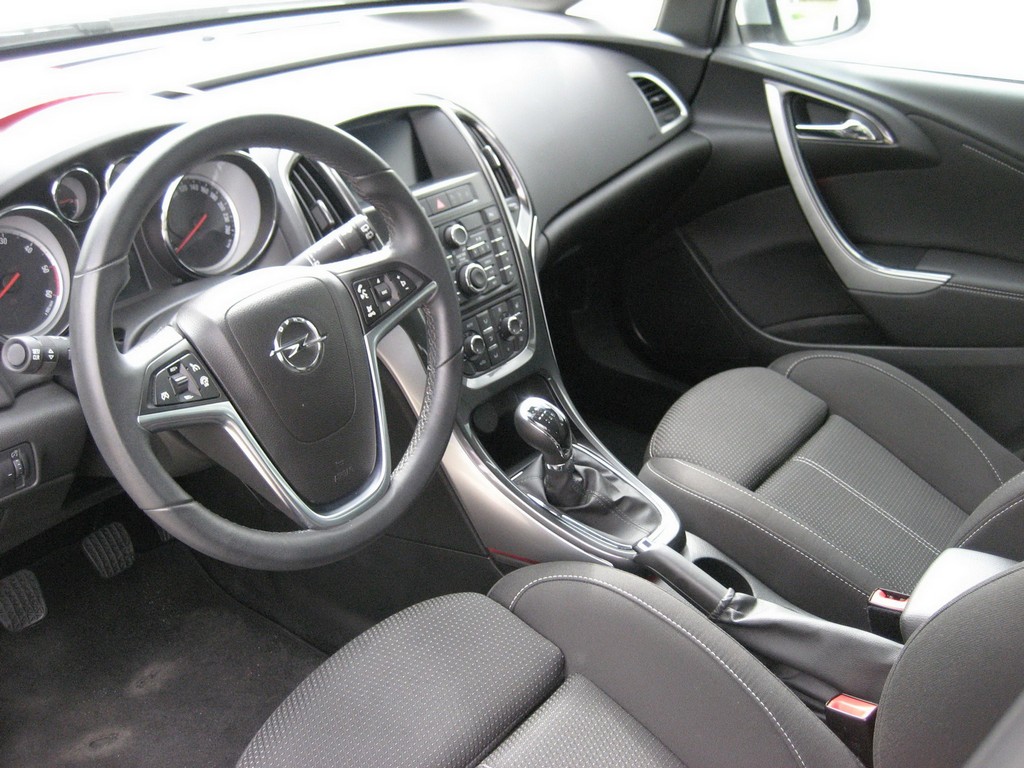 Opel Astra Exklusiv - Autohaus Hacker