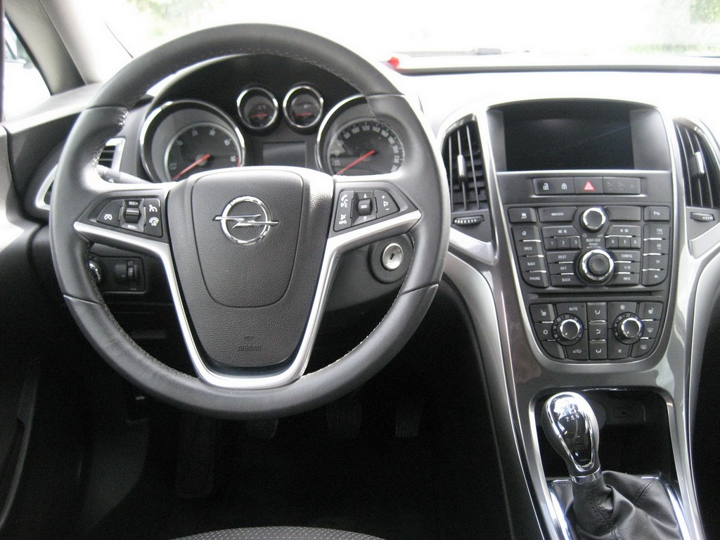 Opel Astra Exklusiv - Autohaus Hacker